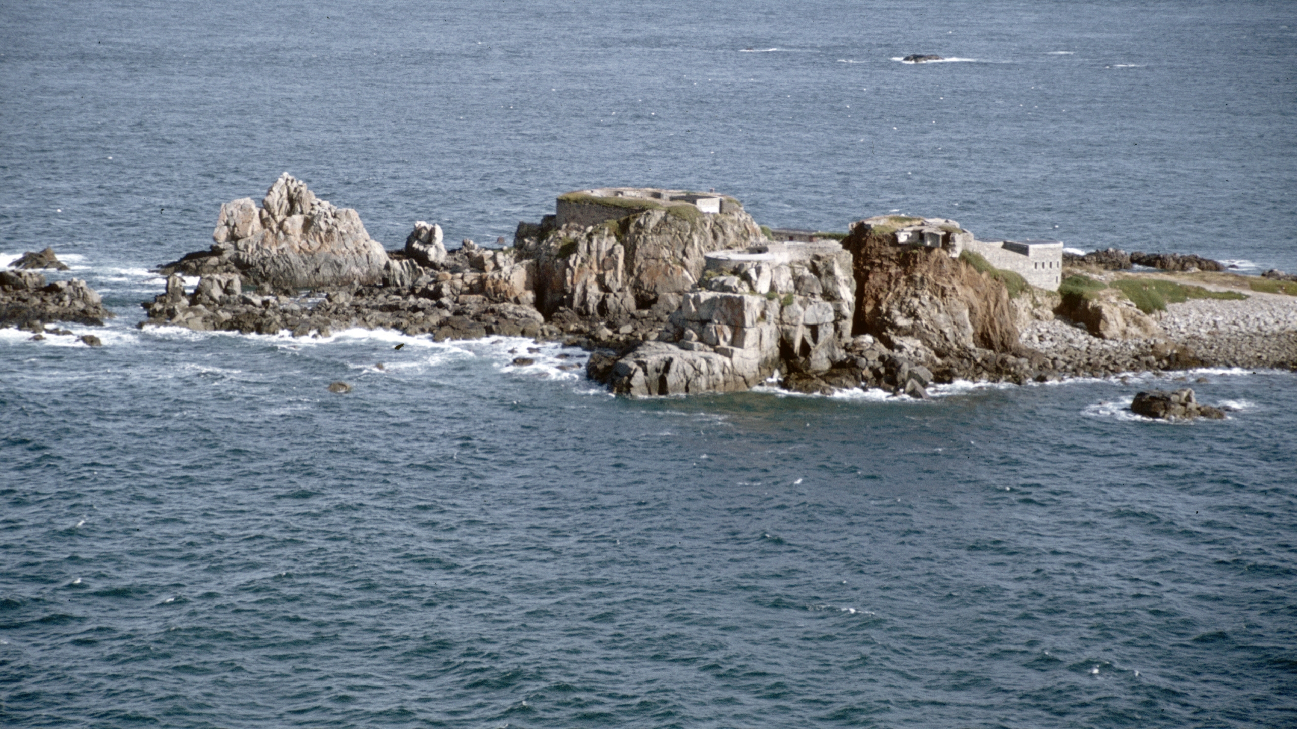 Man Made Fort Clonque HD Wallpaper