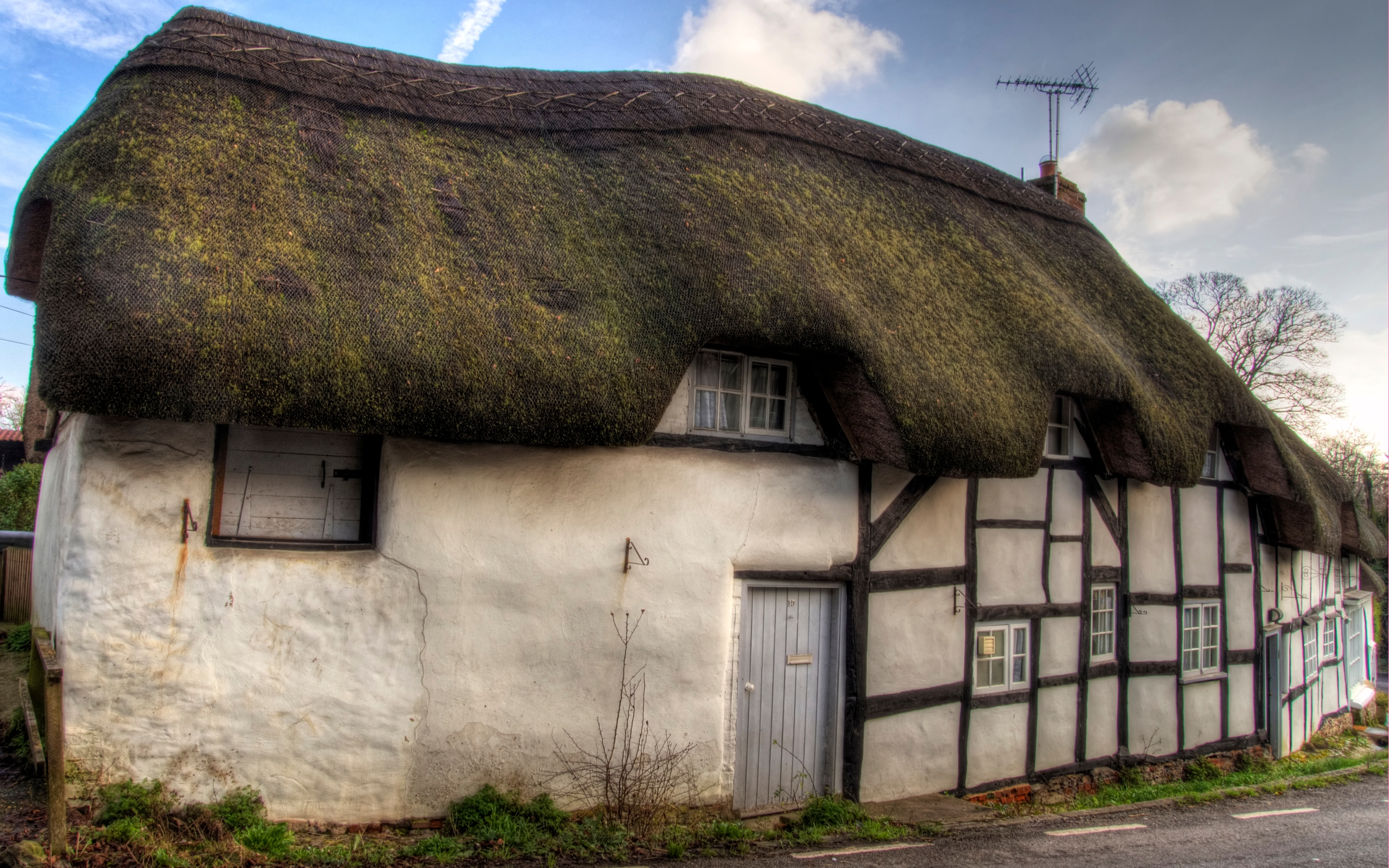 Download Man Made House HD Wallpaper