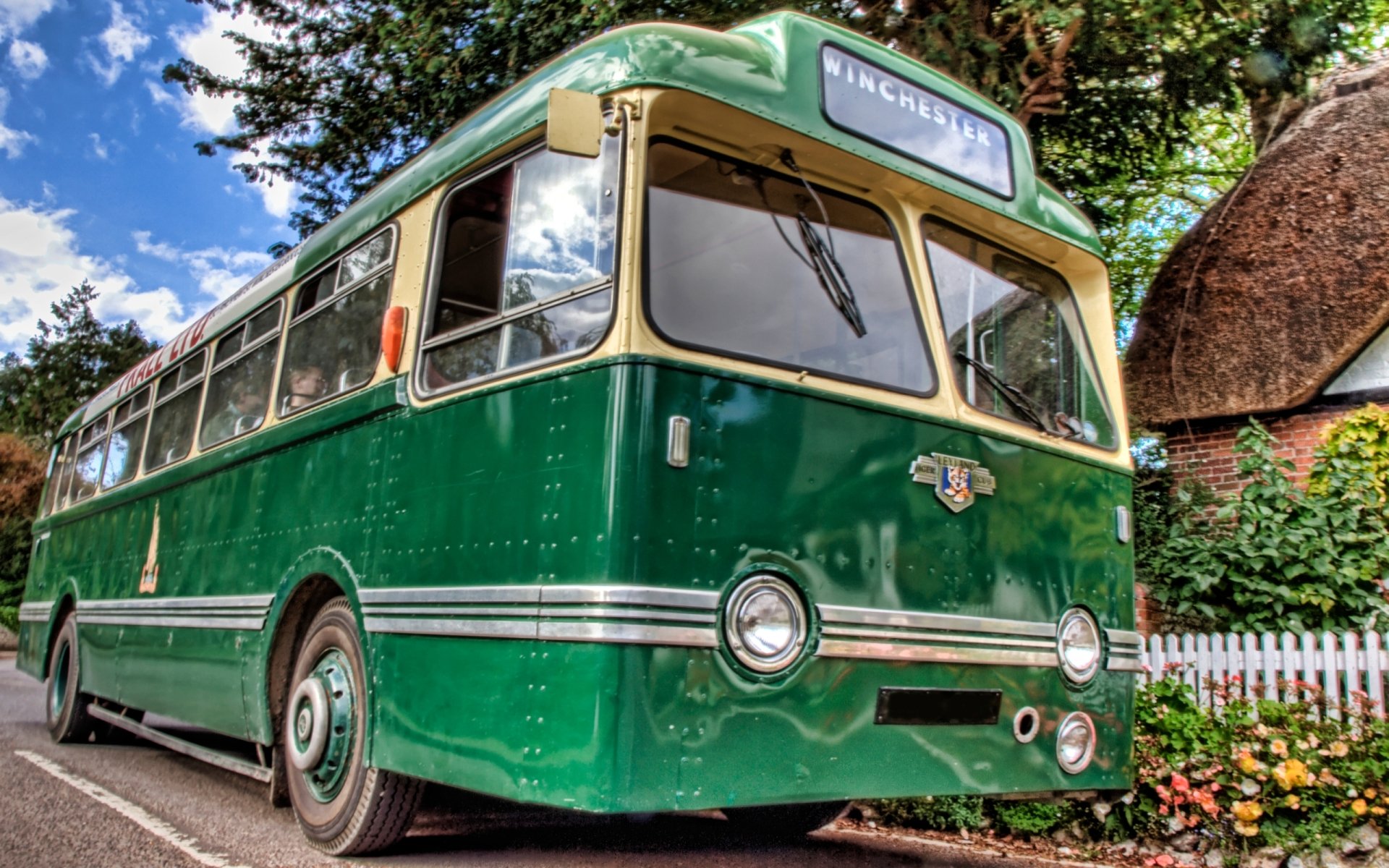 Download Vehicle Leyland Tiger Cub HD Wallpaper