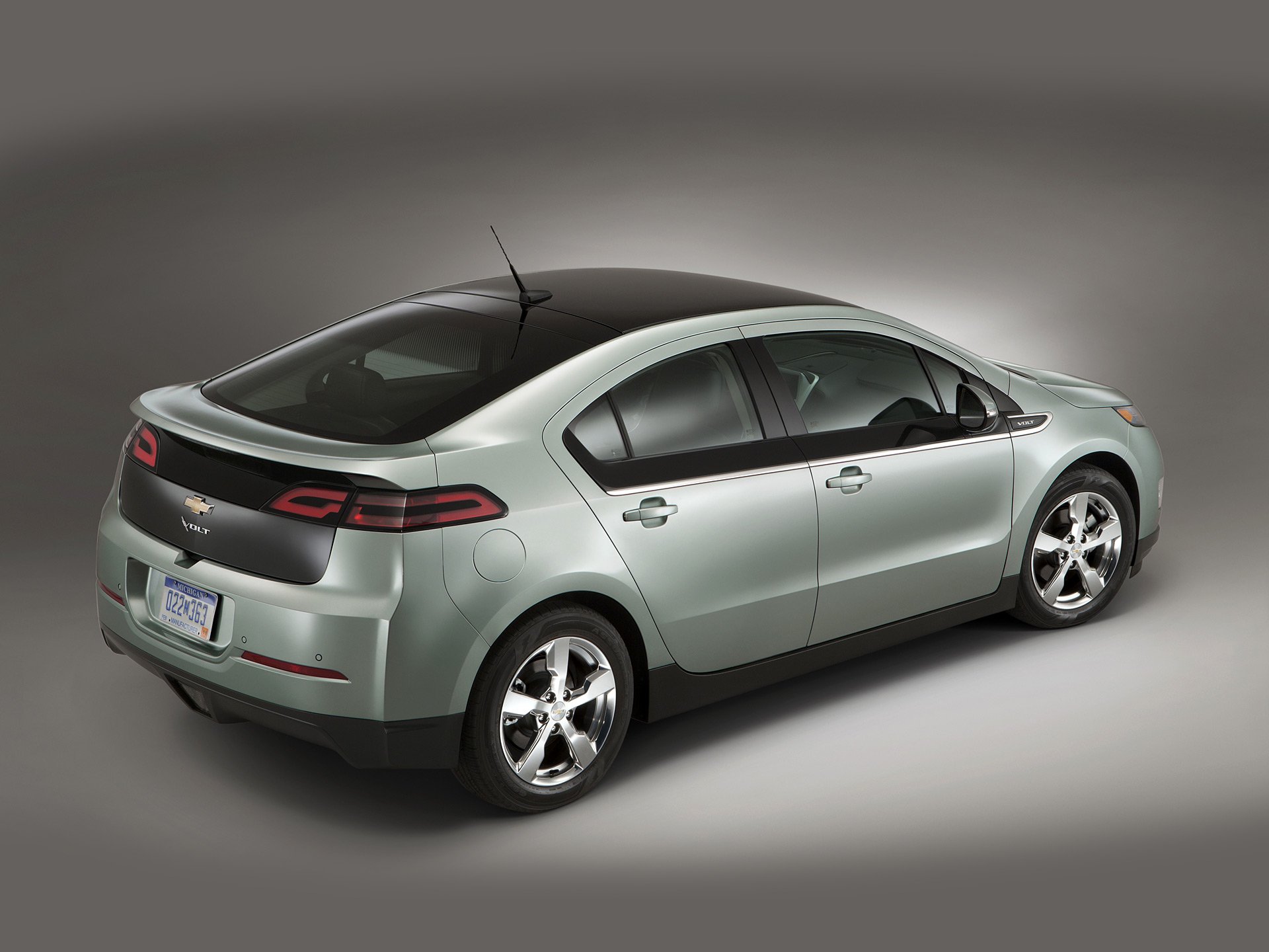 Download Chevrolet Vehicle Chevrolet Volt HD Wallpaper