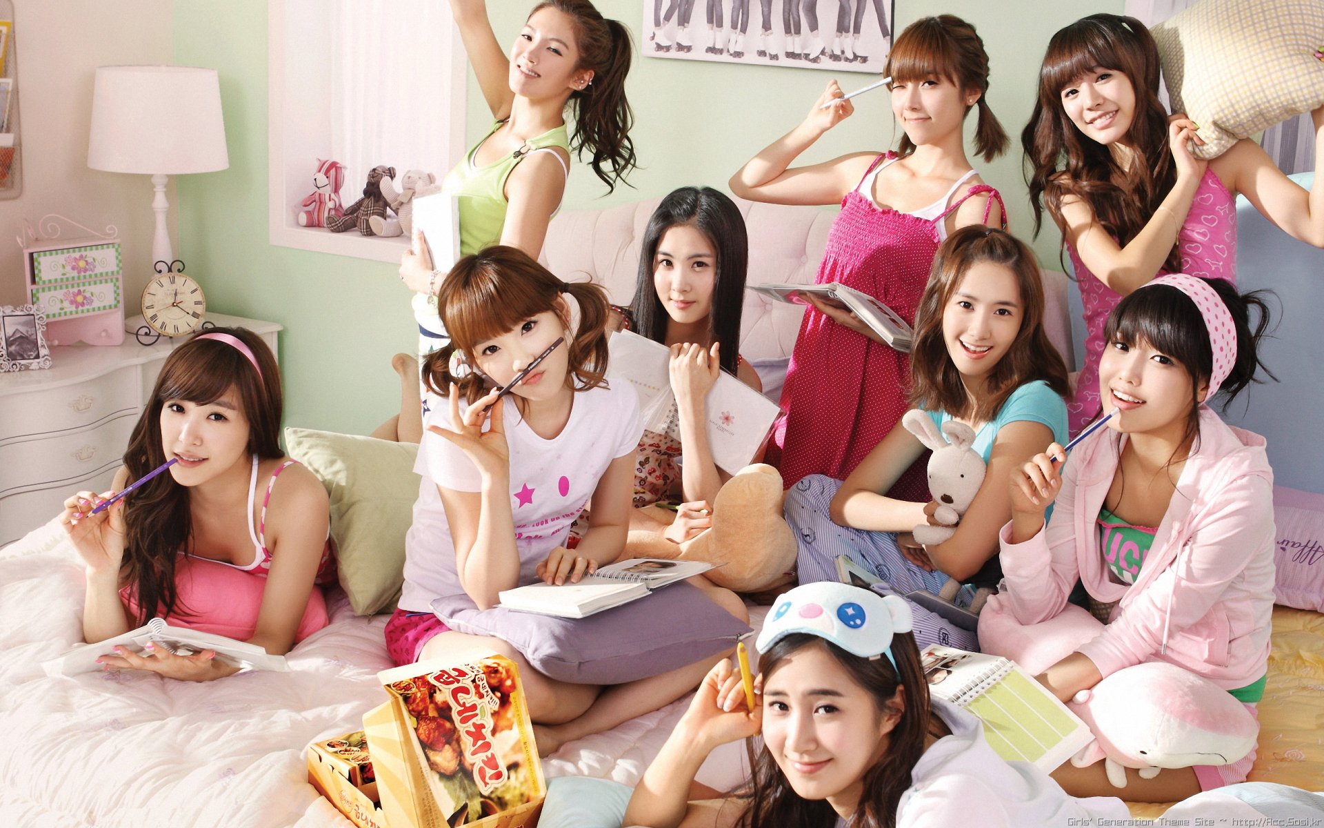 Download K-pop Music Girls' Generation (SNSD) HD Wallpaper | 2560x1600 ...