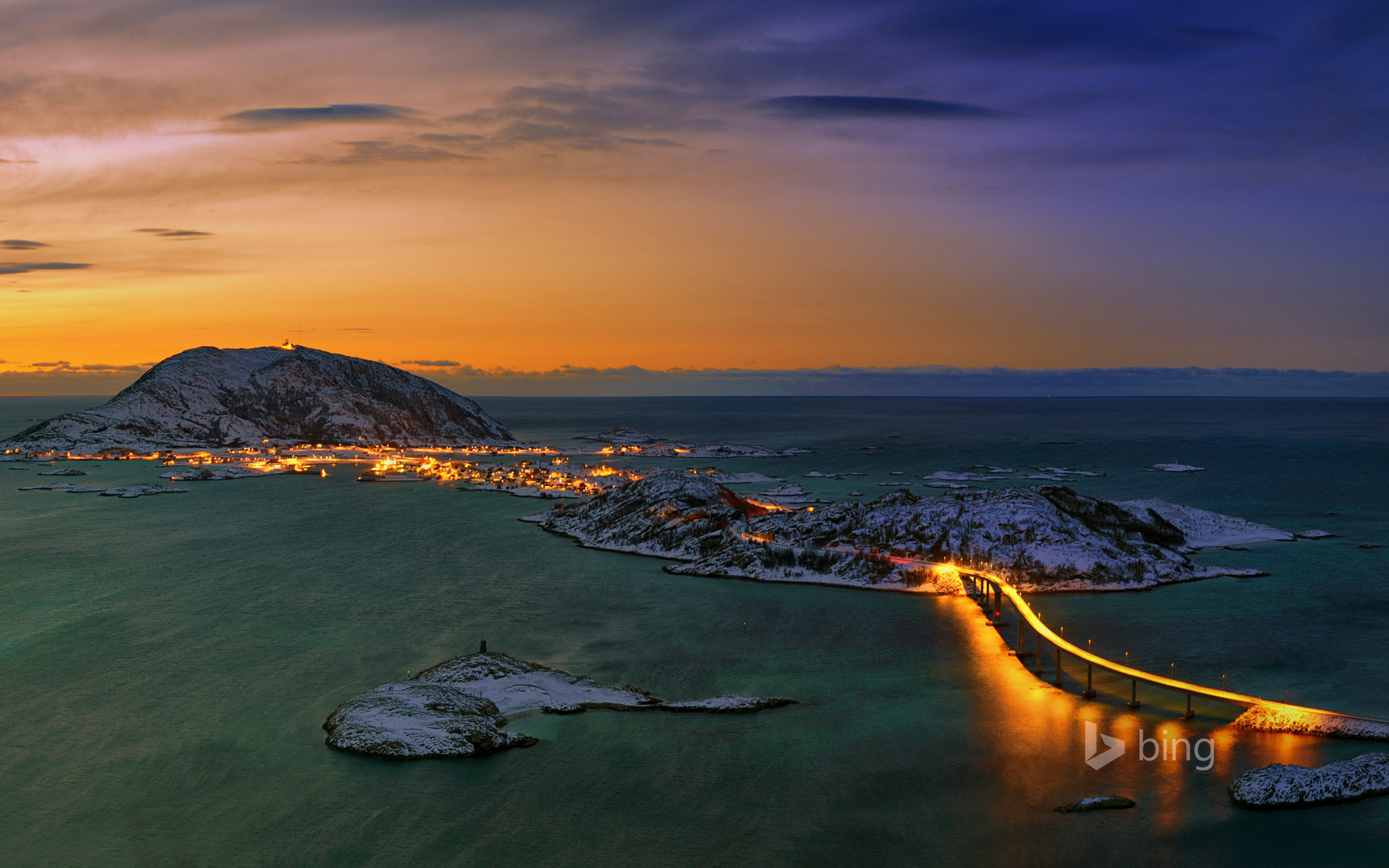 Stunning HD Landscape Photography: Twilight Island Glow