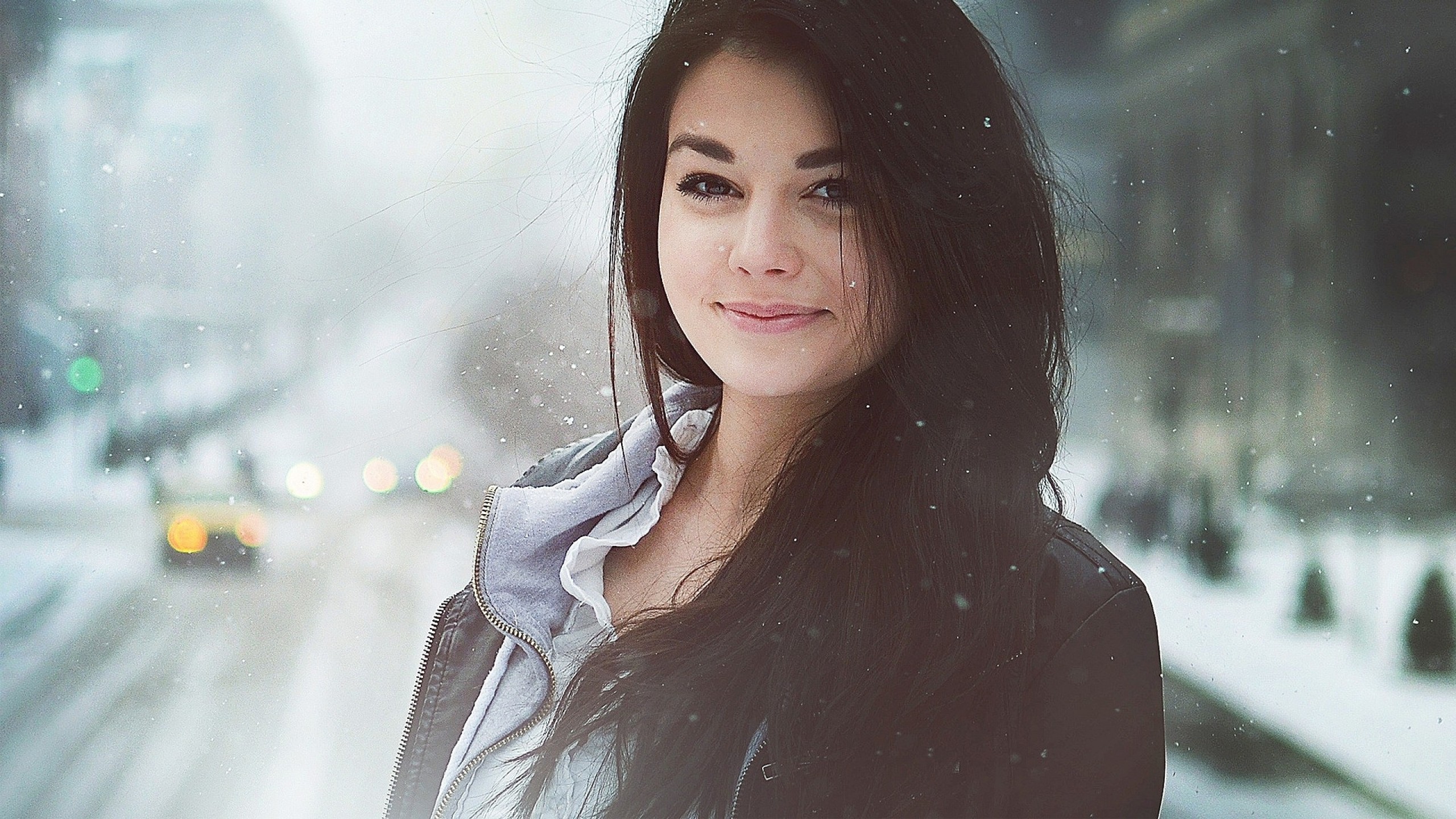 Download Woman Model HD Wallpaper