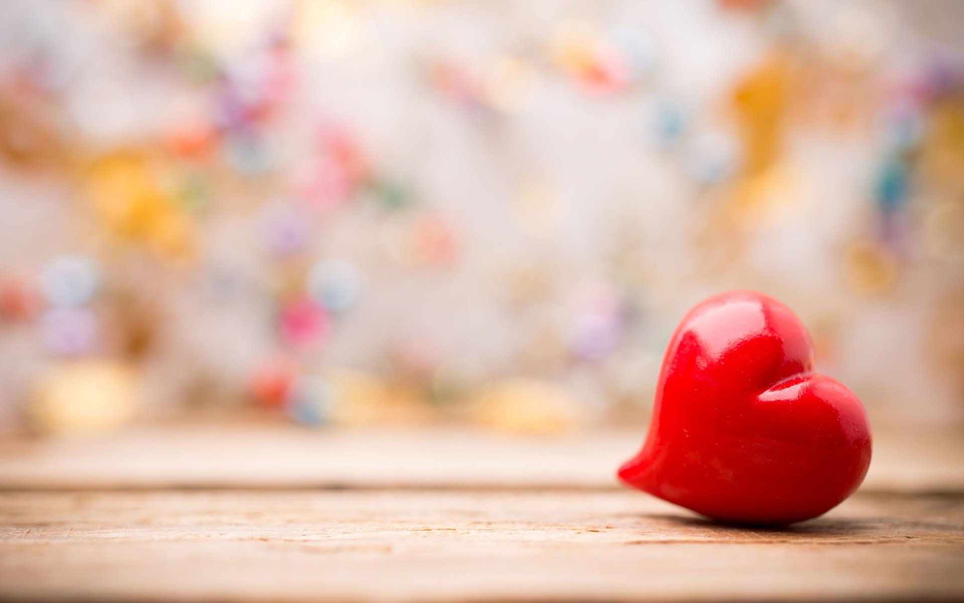 Artistic Love: HD Wallpaper of a Heart in a Dreamy Blur