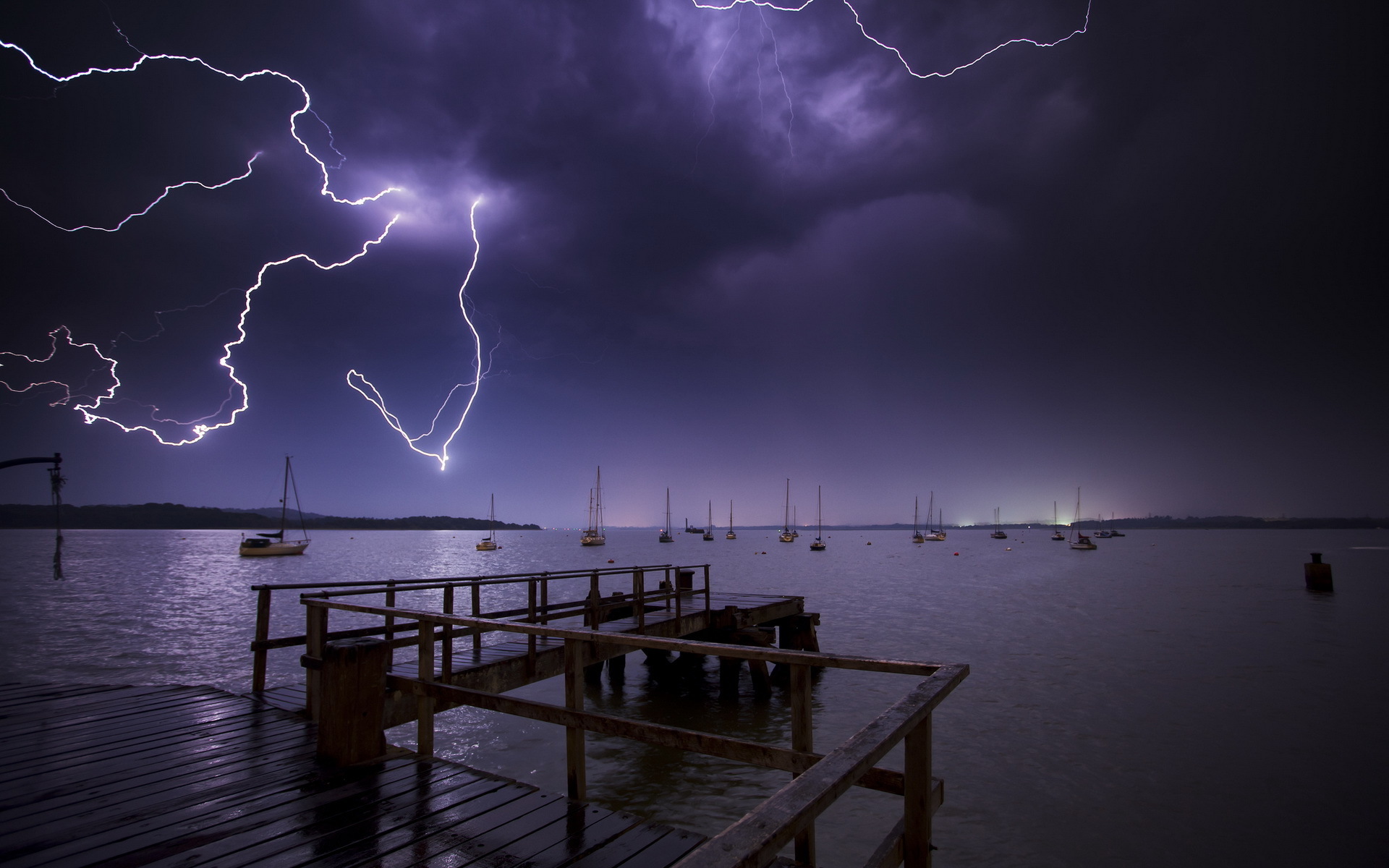 Electric Storm: Stunning HD Lightning Photography Wallpaper