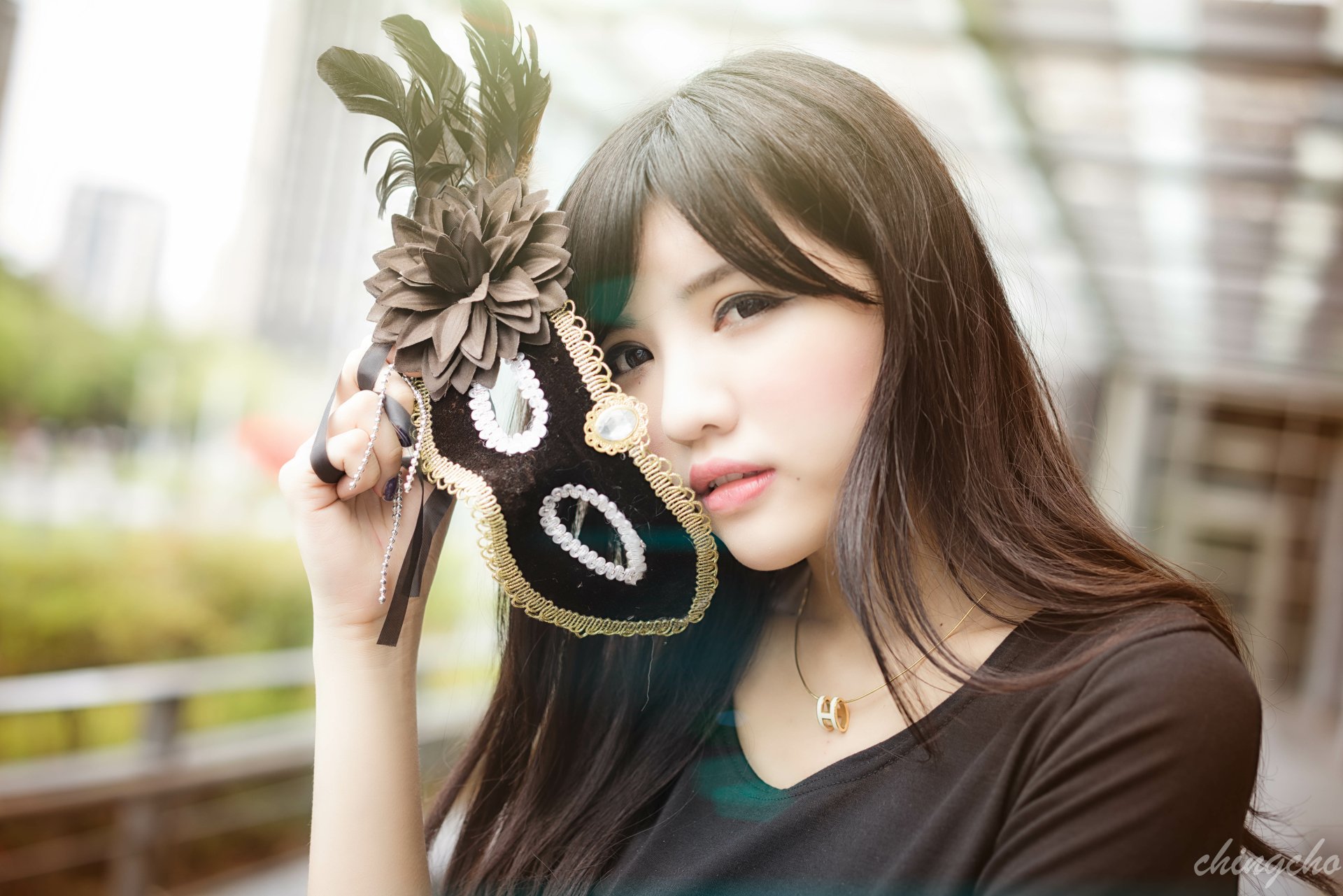 Ka Ka’s Ultra HD Portrait: Taiwanese Model with Artistic Mask in 4K ...