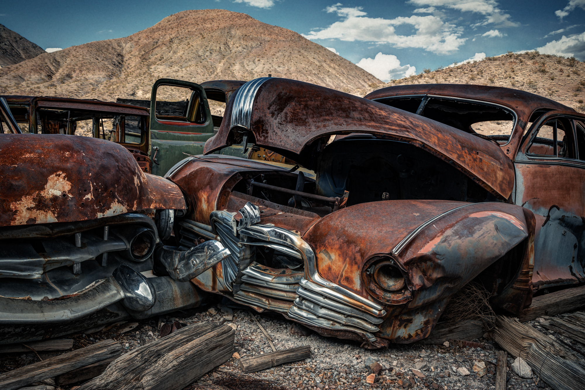 Download Vehicle Wreck HD Wallpaper