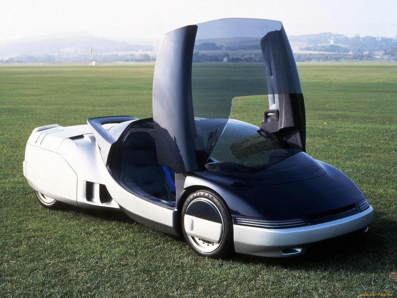 Download Vehicle I.A.D. Alien Wallpaper