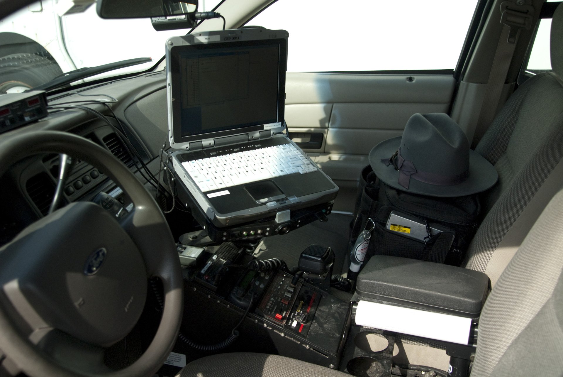 Download Ford Computer Interior Vehicle Police 4k Ultra HD Wallpaper