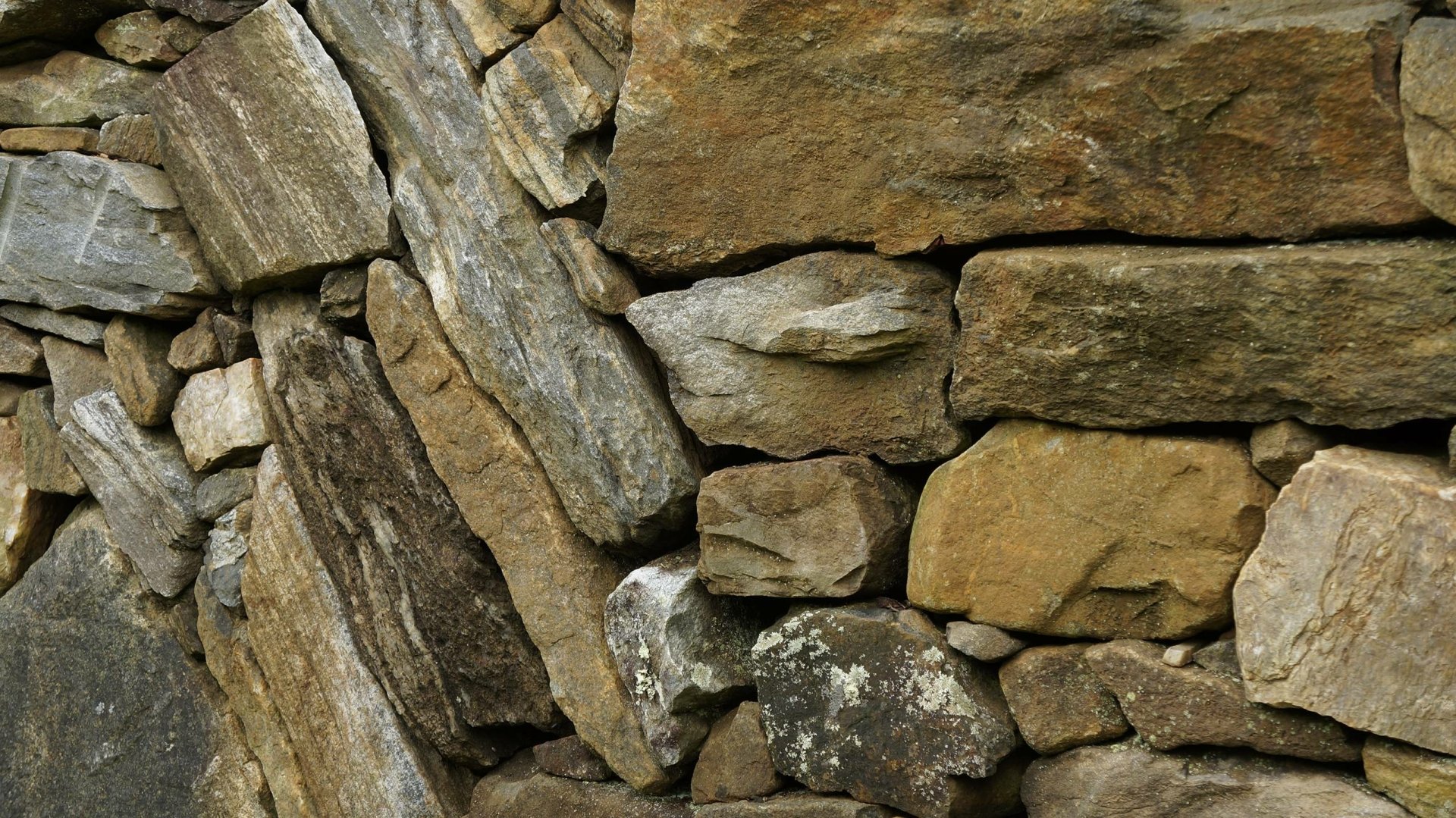 Download Nature Stone HD Wallpaper | 2563x1440 | Wallpaper Abyss