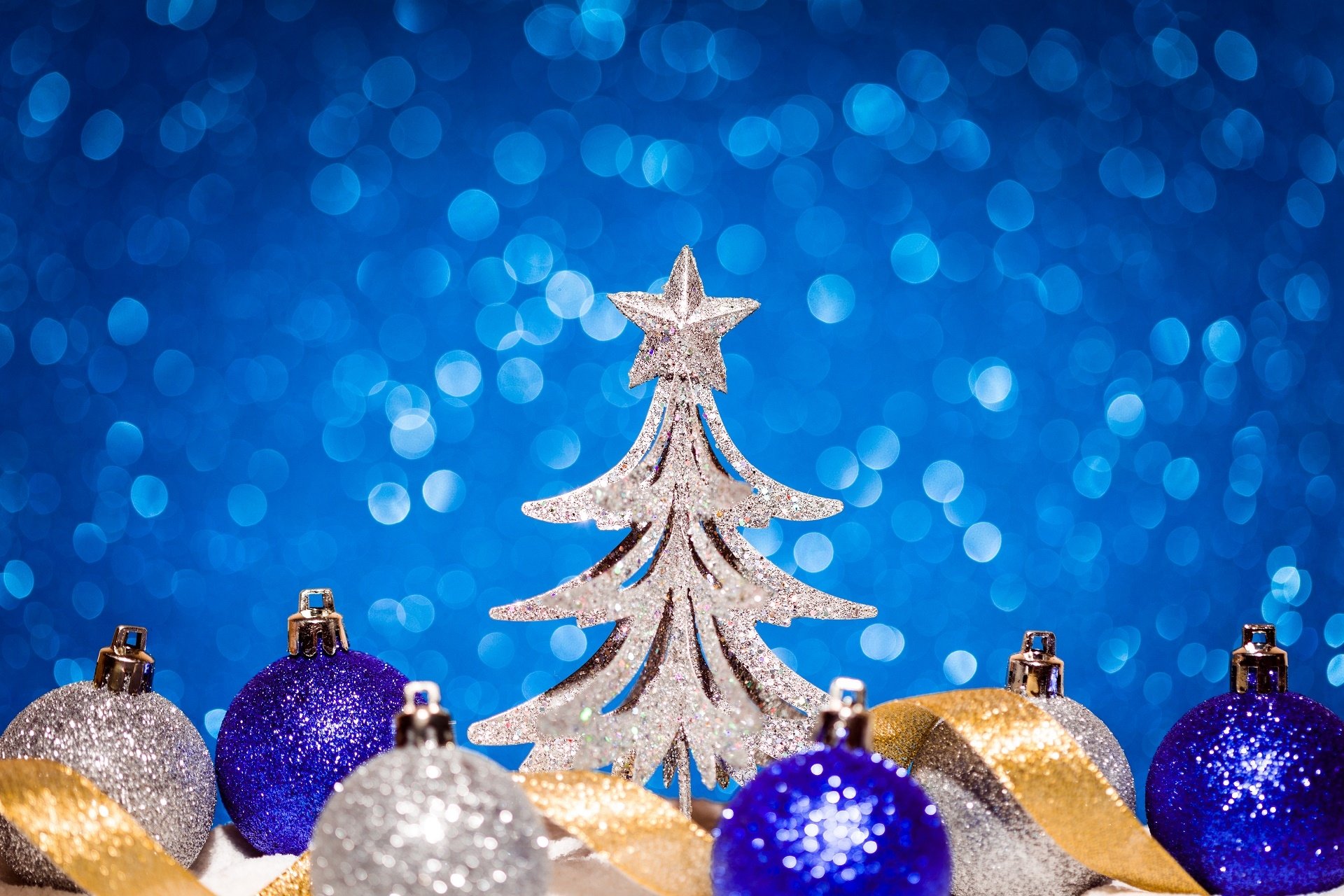 Sparkling Blue Christmas Ornaments HD Holiday Wallpaper