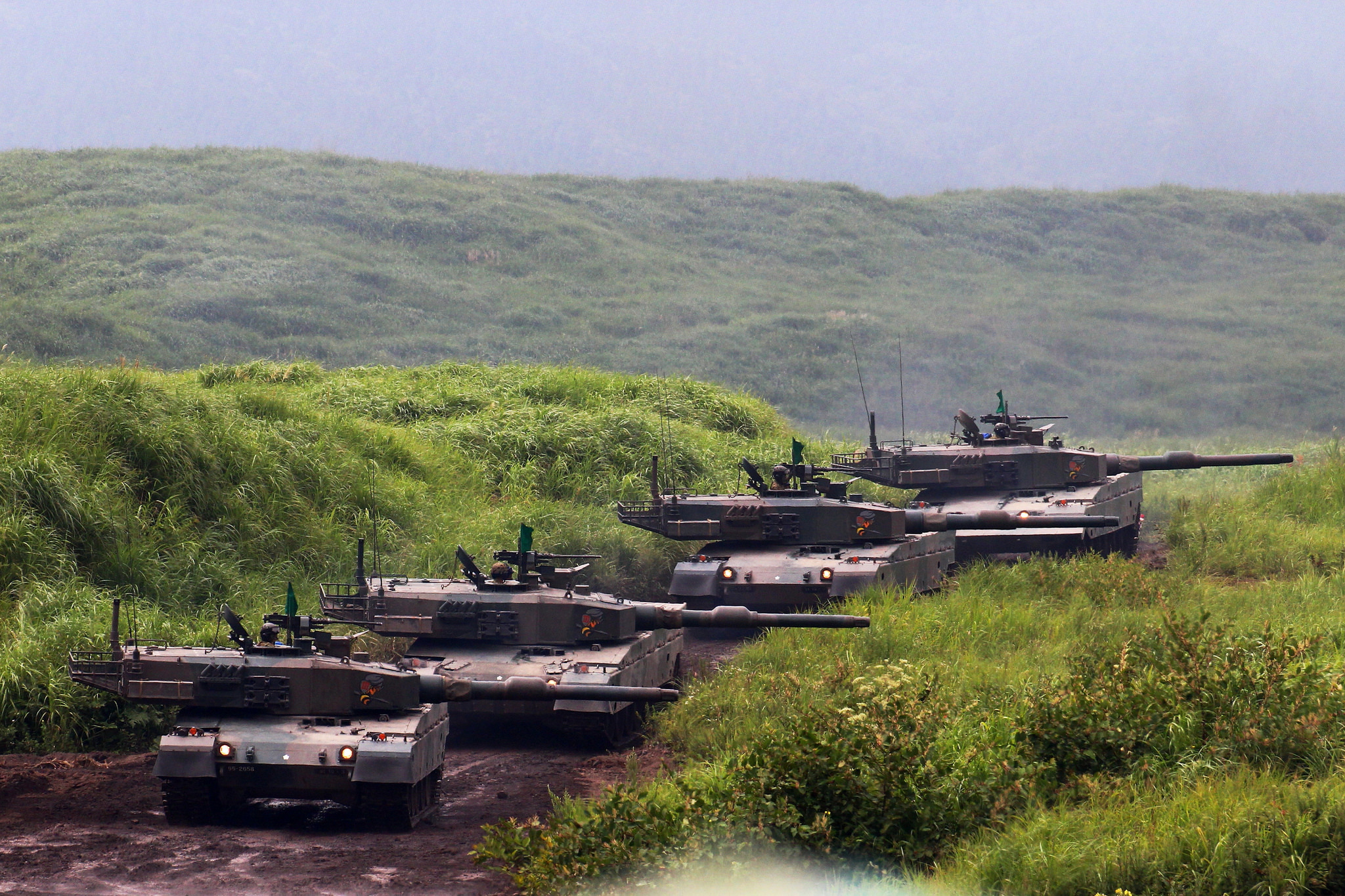 Download Military Type 90 HD Wallpaper