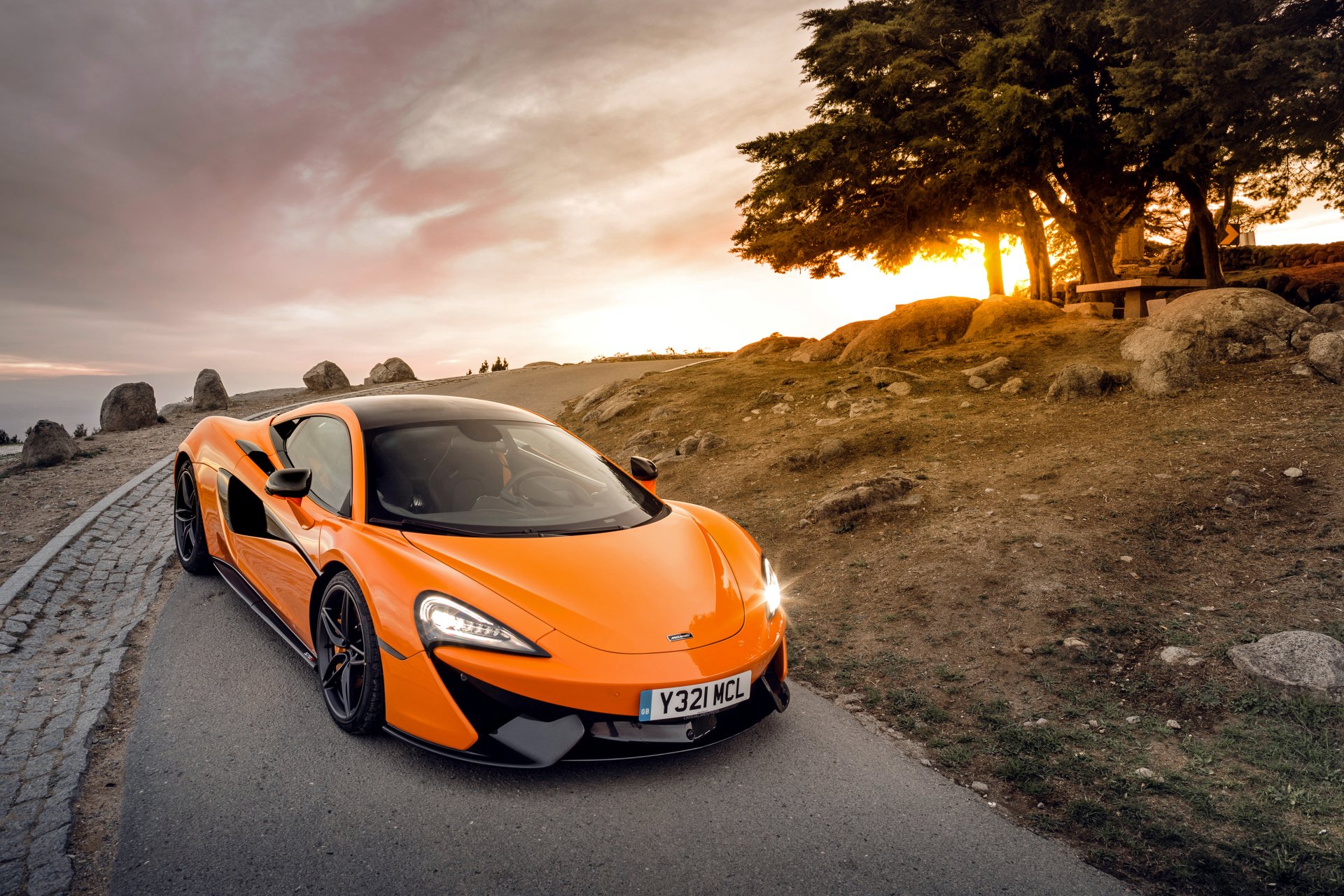McLaren 570S Orange Supercar – Stunning 4K Ultra HD Wallpaper Drive