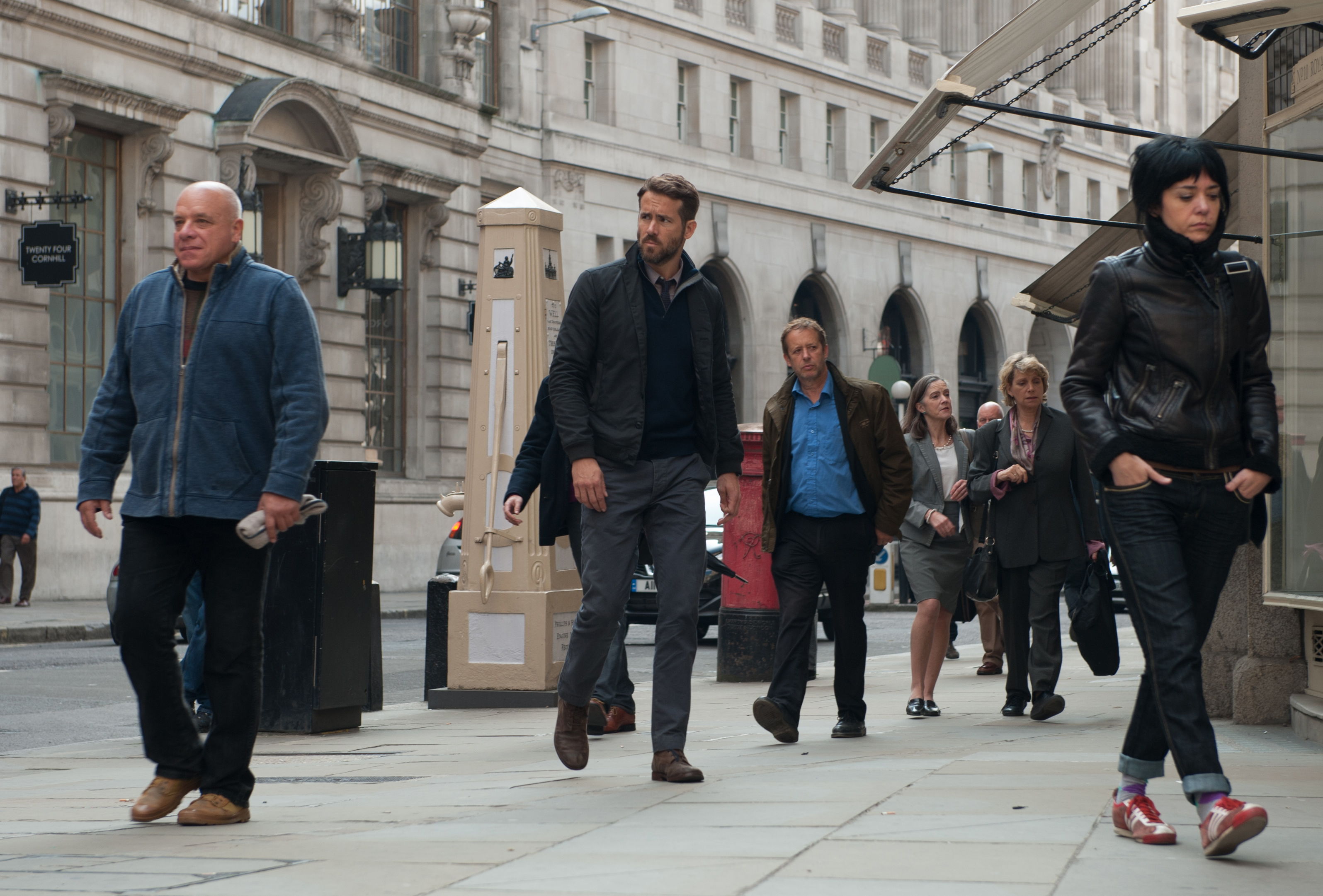 Download Bill Pope Ryan Reynolds Movie Criminal (2016) HD Wallpaper