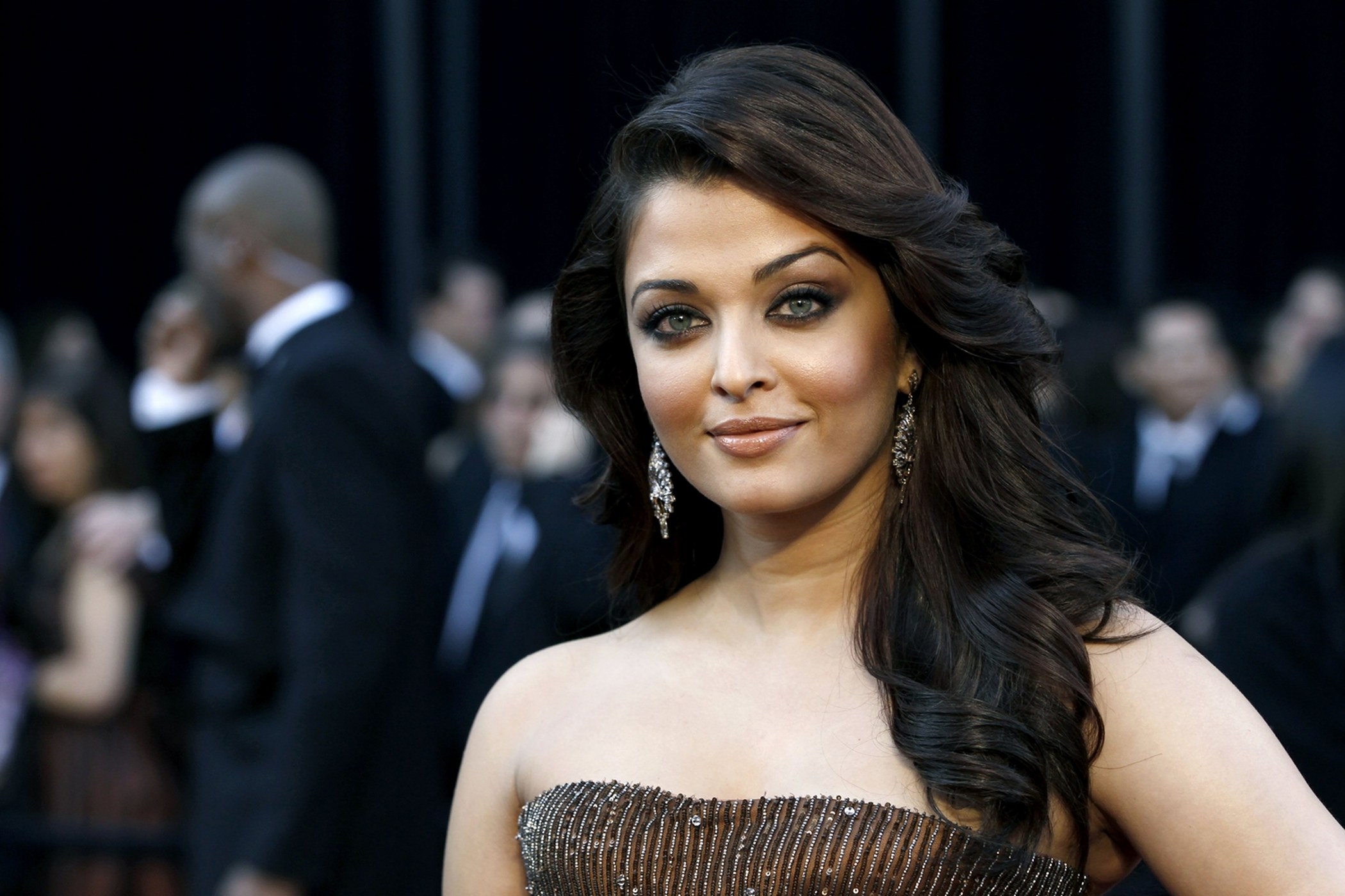 Download Celebrity Aishwarya Rai HD Wallpaper