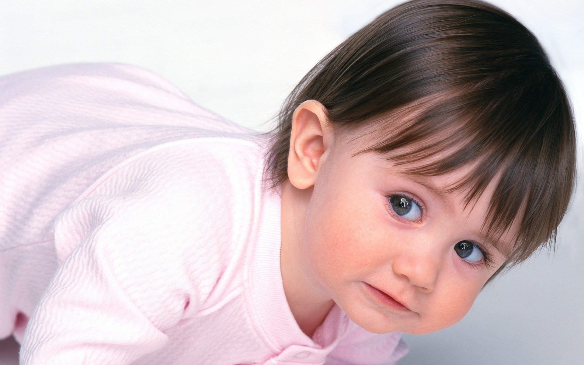Tender Gaze — HD Baby Portrait Wallpaper | 1920x1200 | Wallpaper Abyss