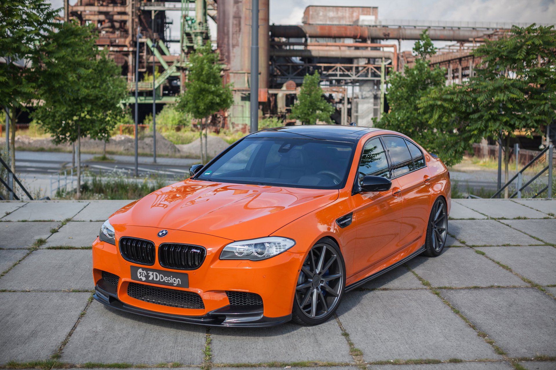 Ultimate 4K Orange BMW M5 – Power Meets Precision in Stunning Urban Style