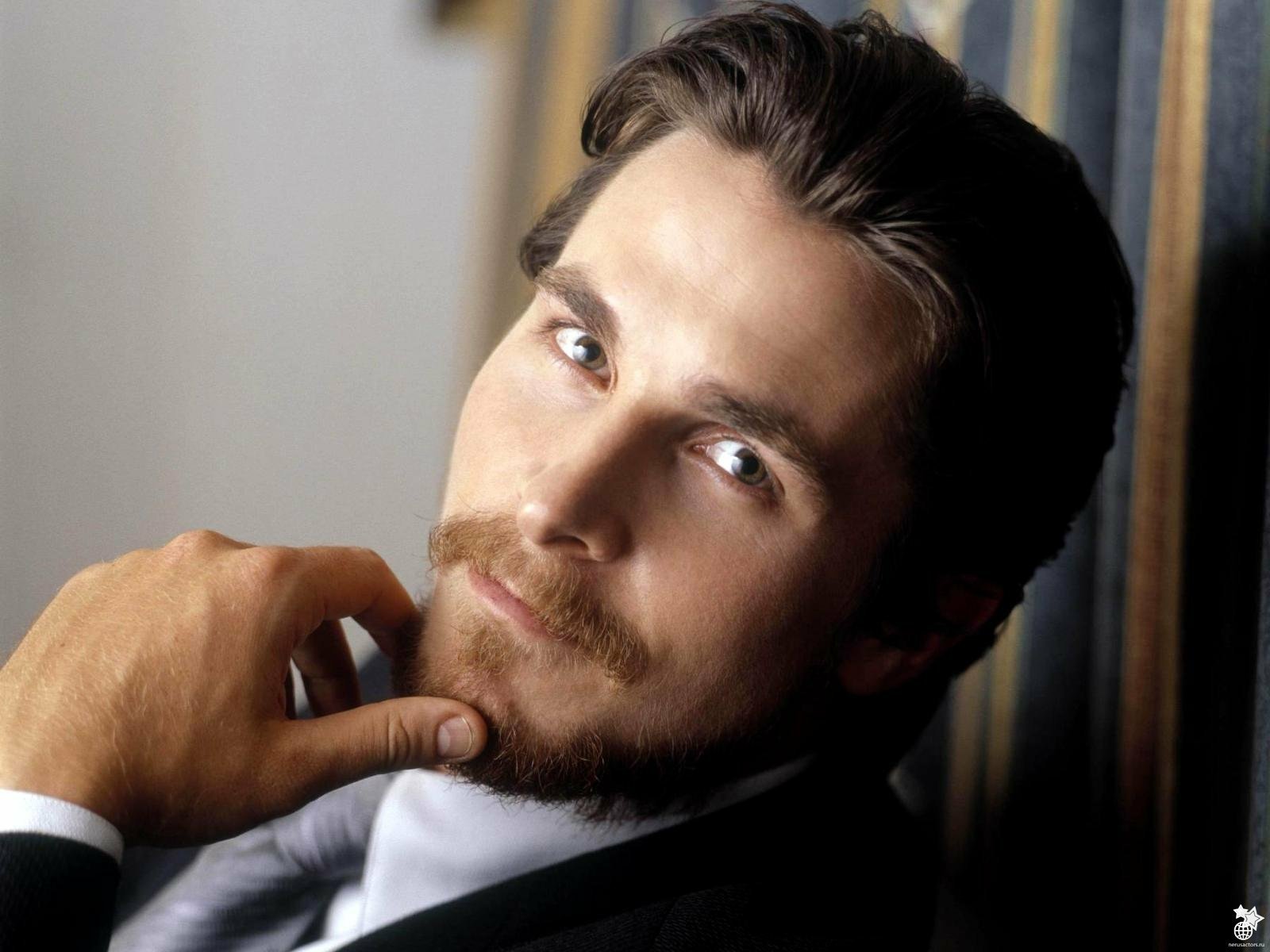 Christian Bale HD Wallpaper – Iconic Actor Portrait | 1600x1200 ...