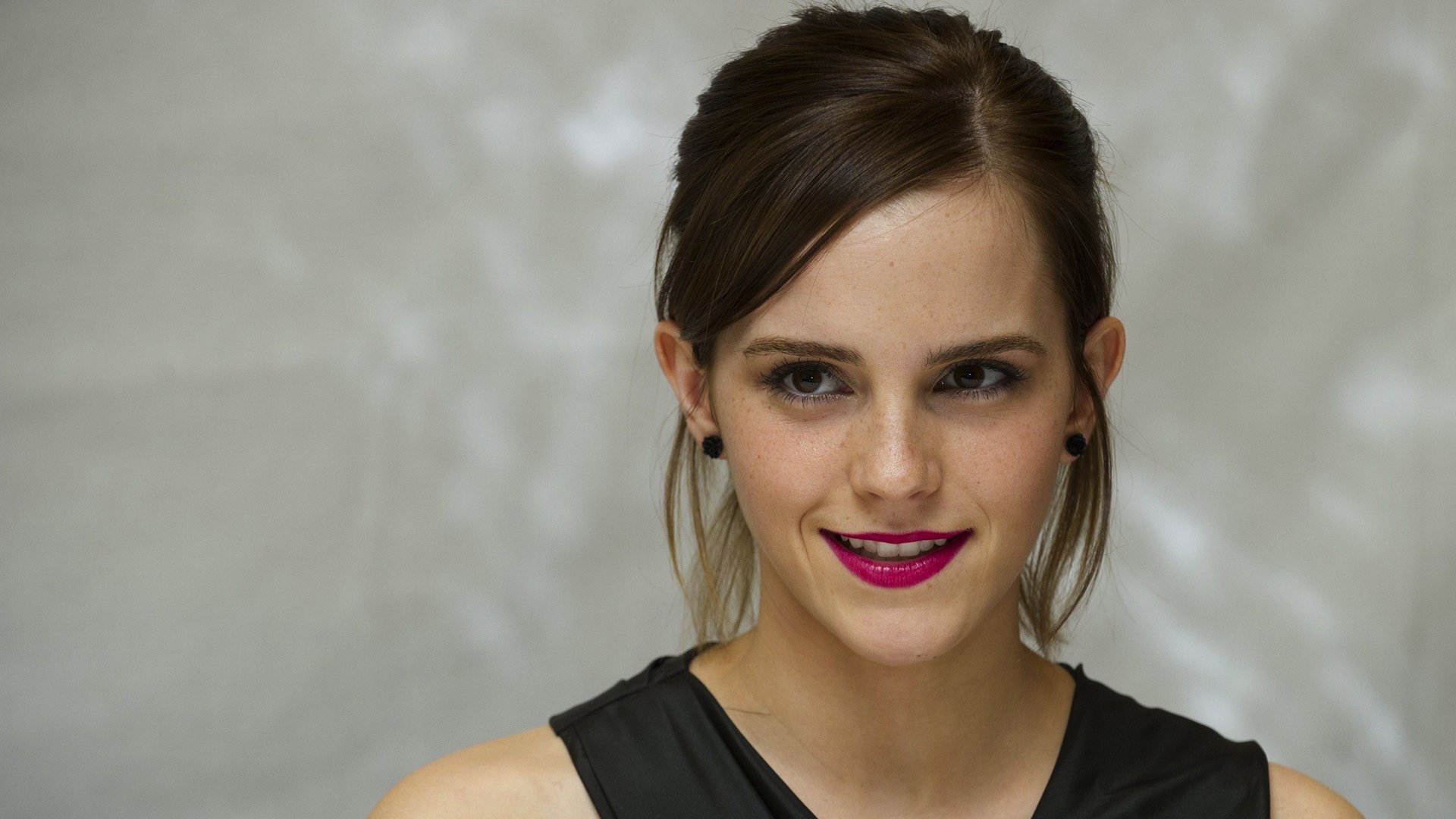 Emma Watson’s Radiant Smile: HD Portrait of the English Actress with ...