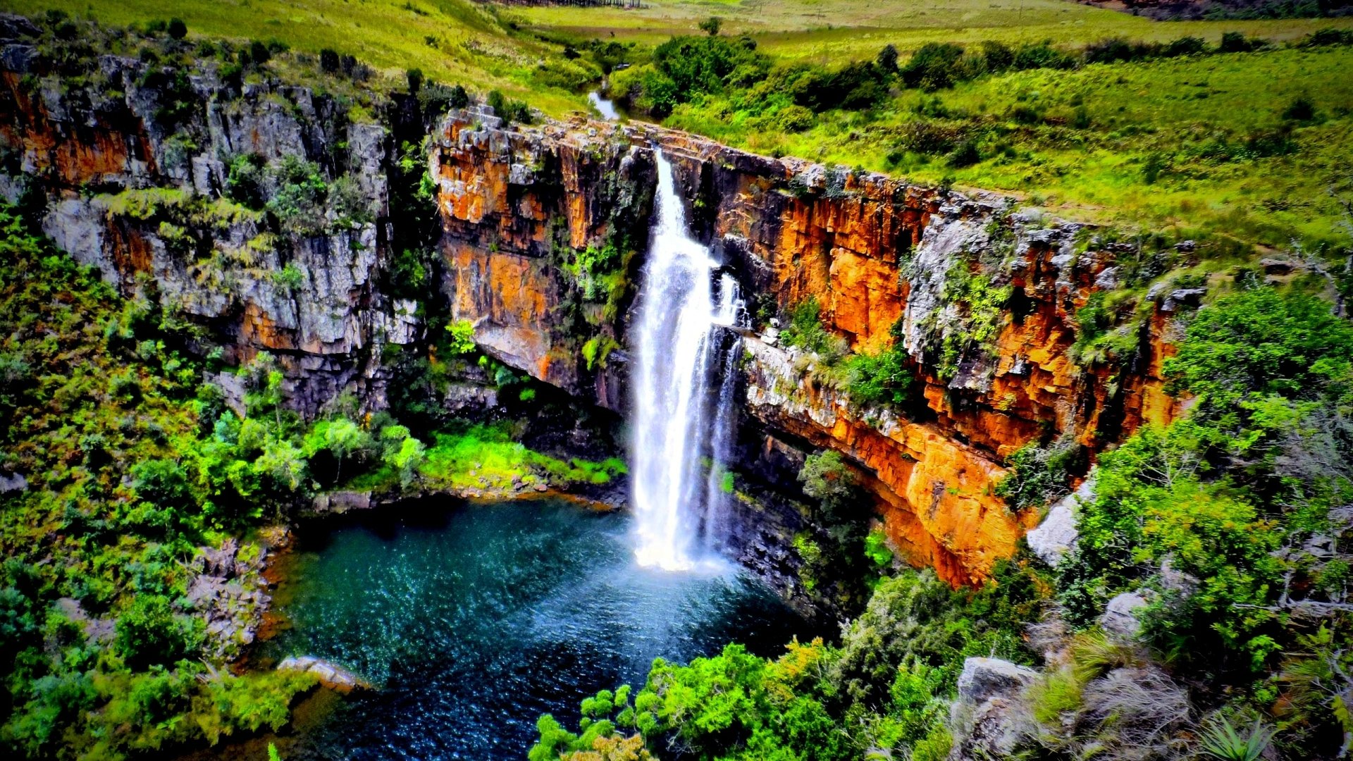 Download Cliff Nature Waterfall HD Wallpaper | 2560x1440 | Wallpaper Abyss