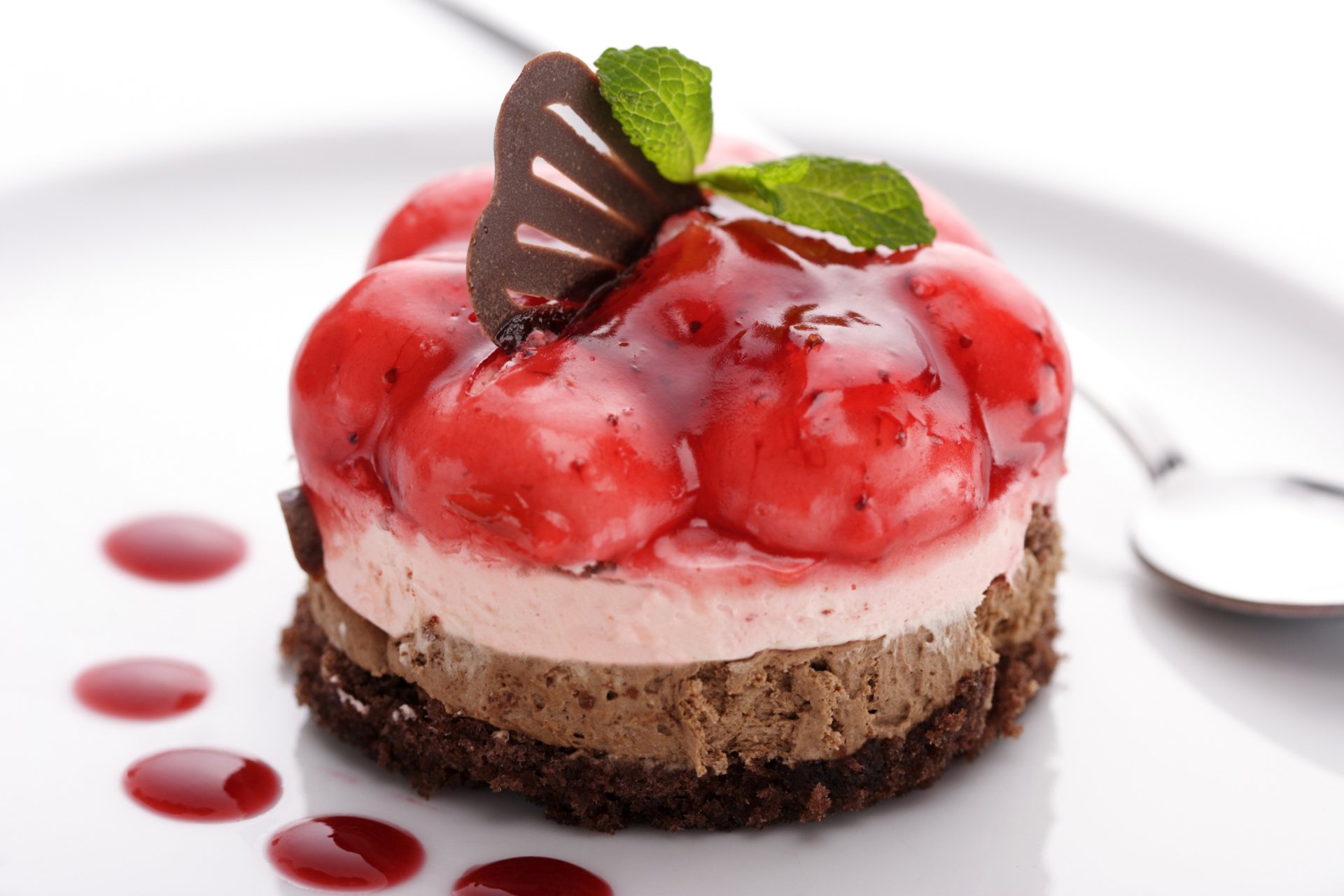 Decadent Creamy Berry Pastry Delight – 4K Ultra HD Dessert Wallpaper ...