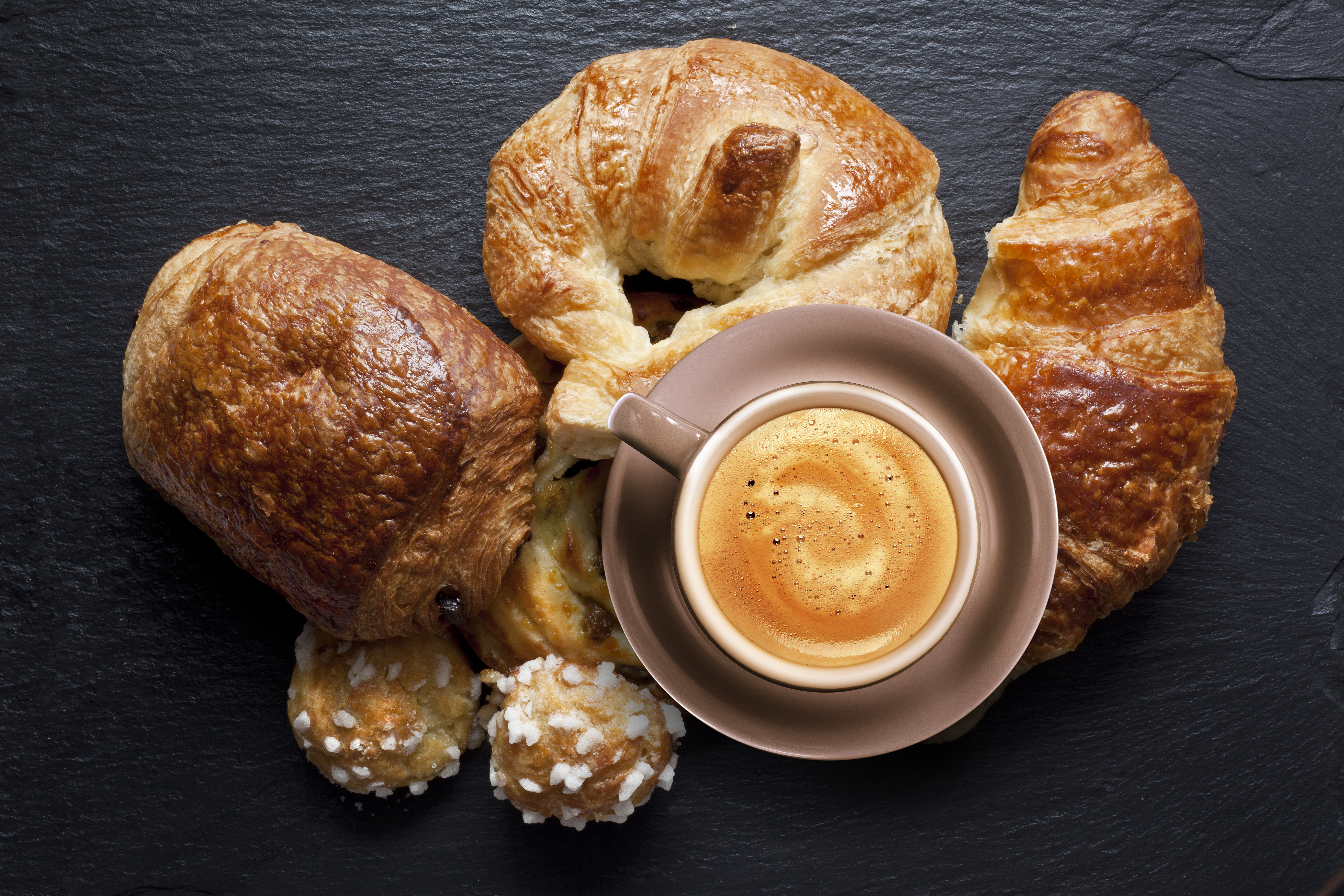 Download Croissant Cup Coffee Food Breakfast 4k Ultra HD Wallpaper