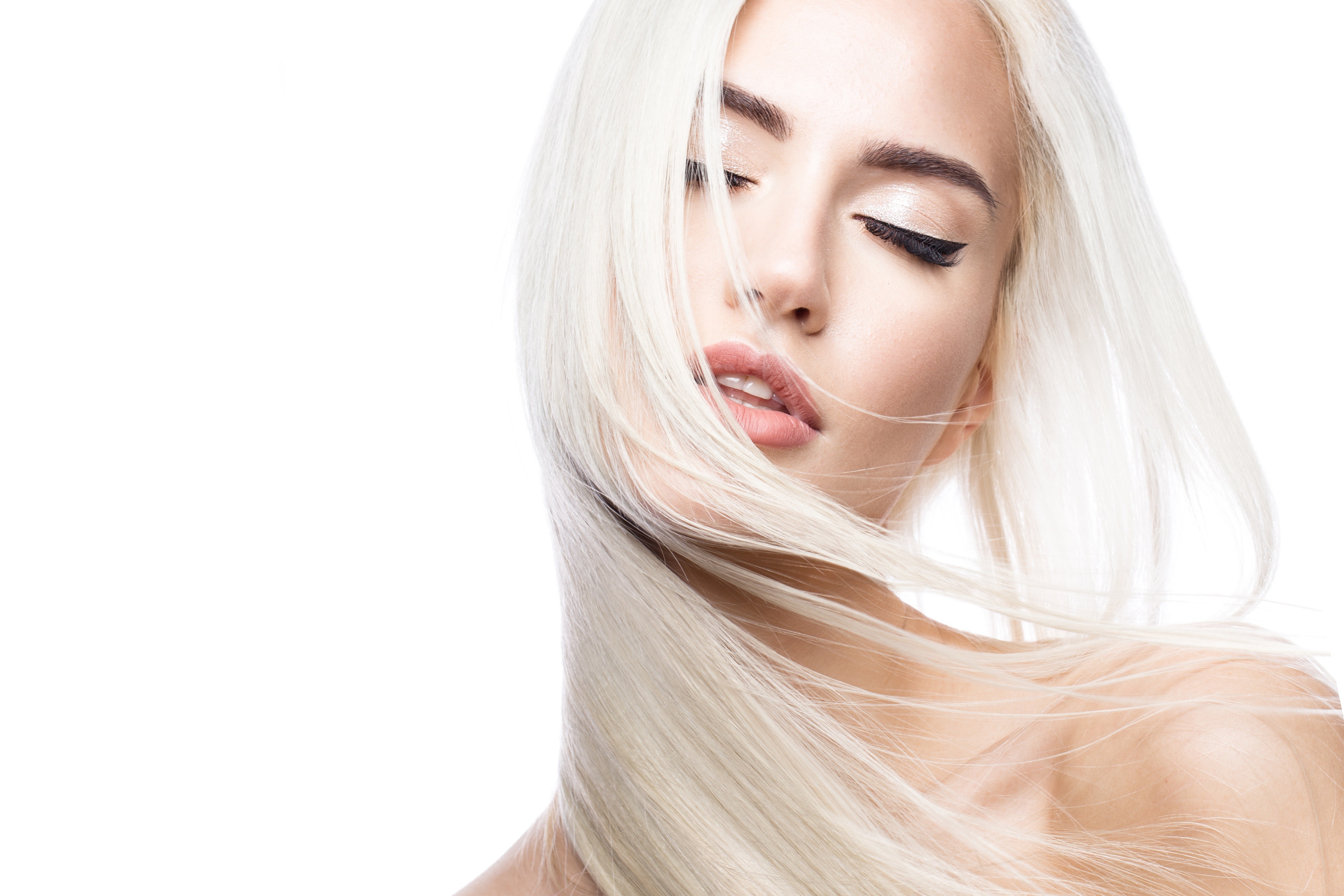 Download Blonde Woman Face 4k Ultra Hd Wallpaper