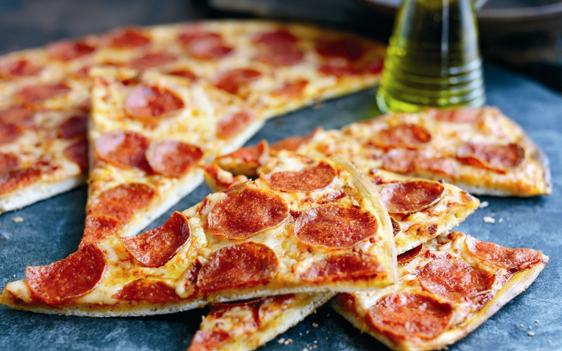 2K Quad HD Pepperoni Pizza Wallpaper — Crispy Slices | 2560x1600 ...