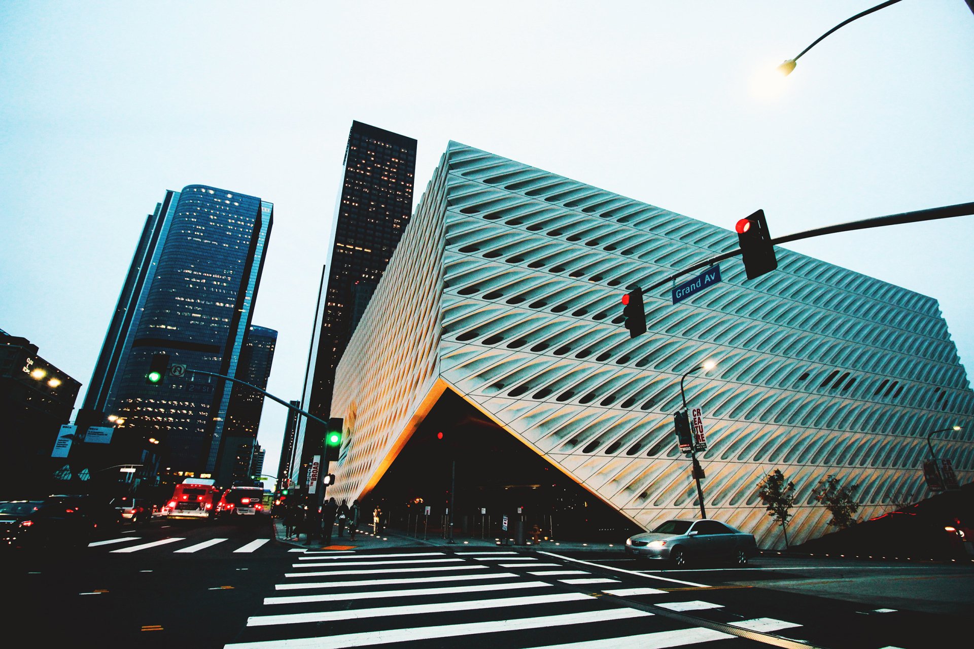 Urban Splendor: HD Wallpaper of Modern Skyscrapers and City Life