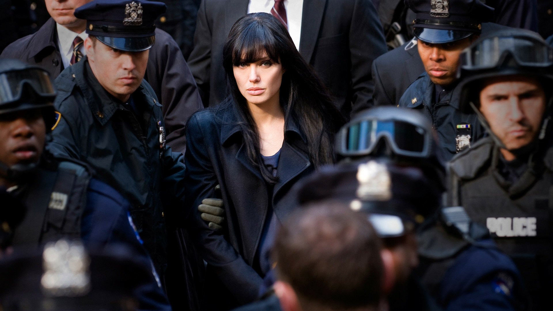 Download Angelina Jolie Movie Salt HD Wallpaper