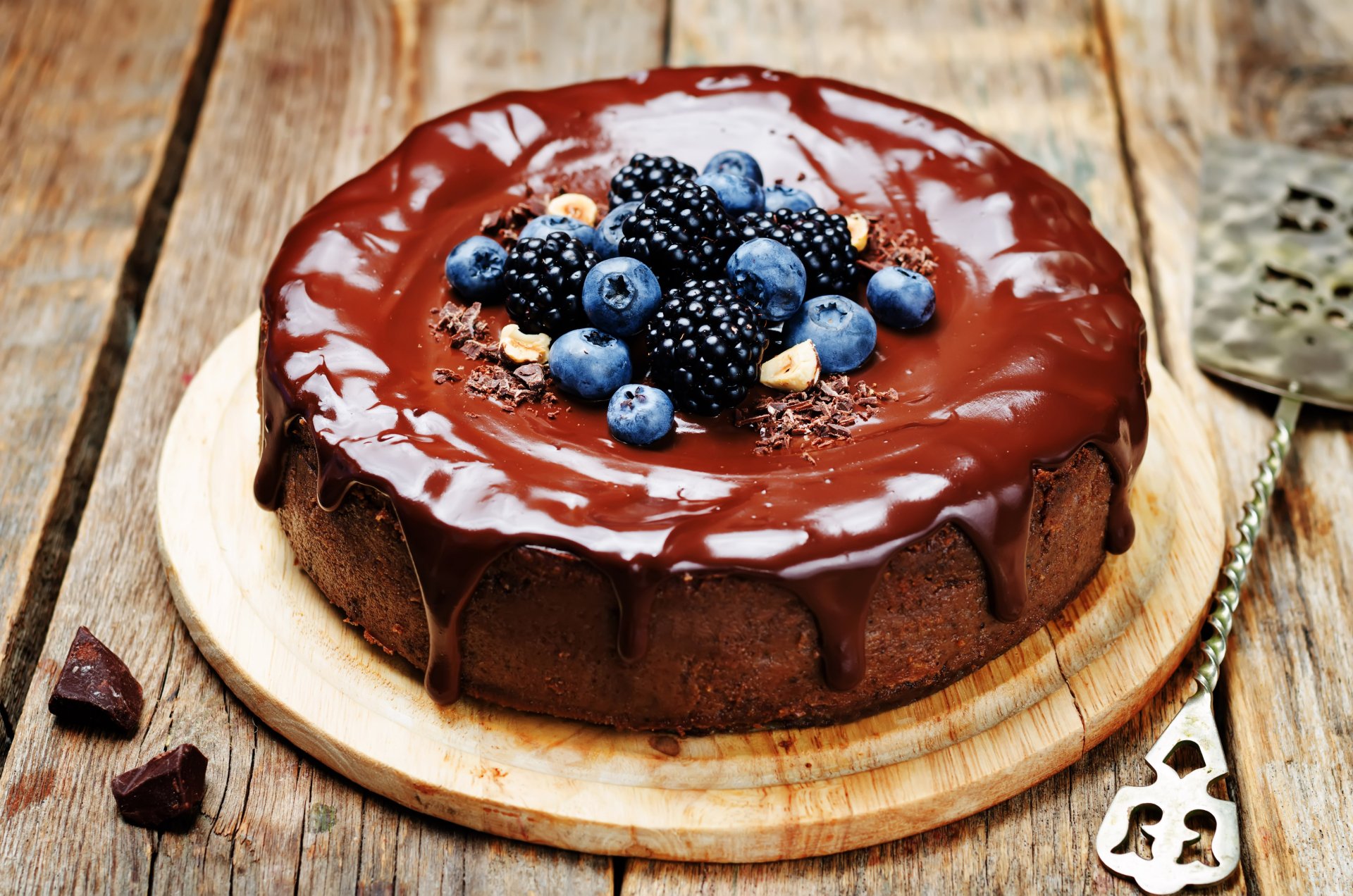 Decadent Chocolate Berry Cake – 4K Ultra HD Dessert Delight