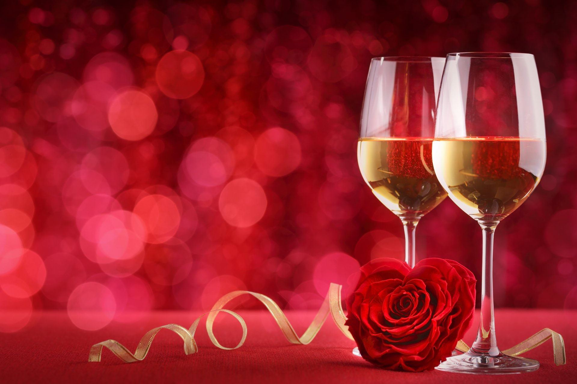Romantic Champagne & Red Rose - 4K Ultra HD Wallpaper
