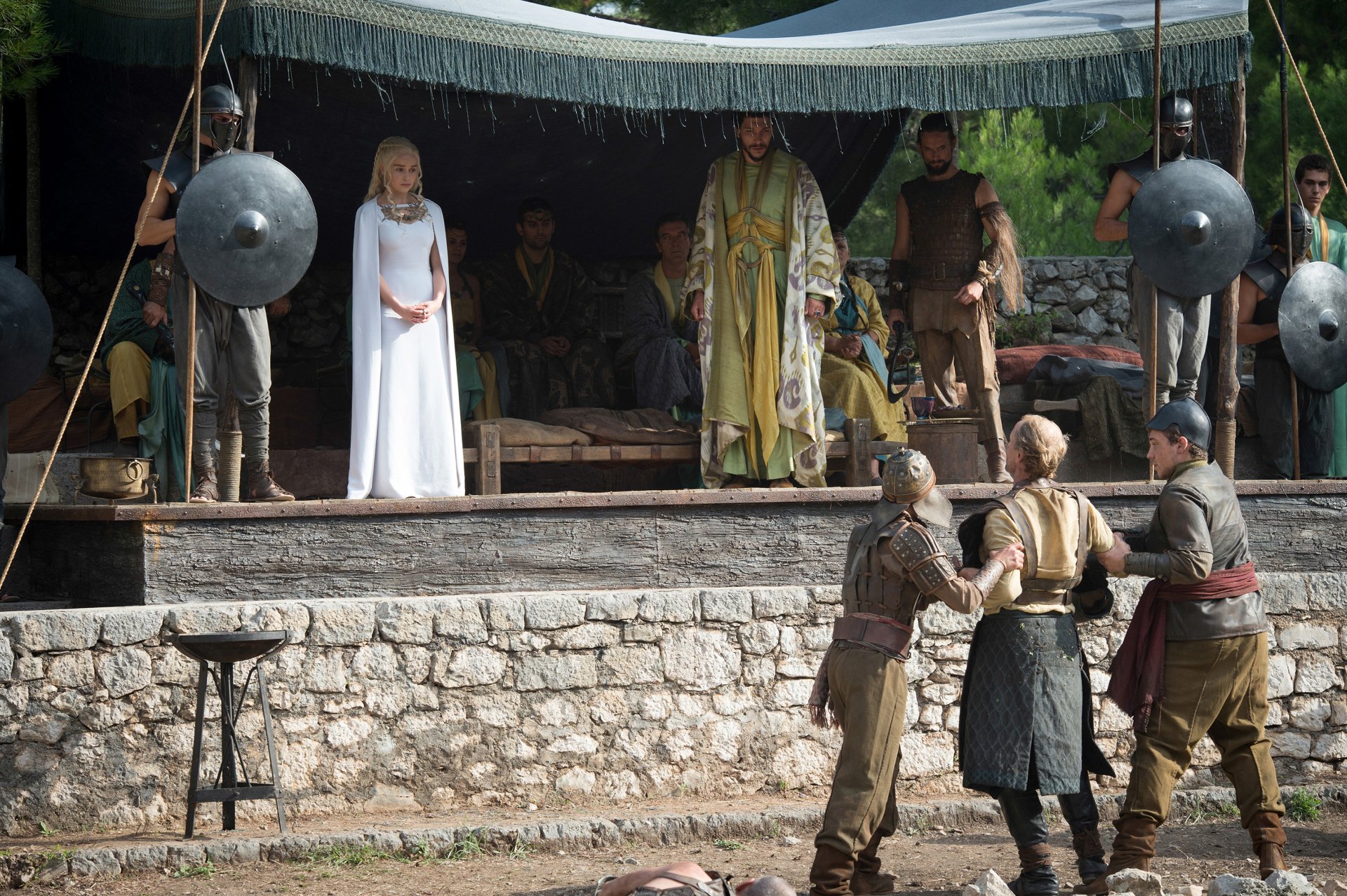 Game of Thrones — Daenerys & Jorah: 2K Quad HD Wallpaper | 3300x2196 ...