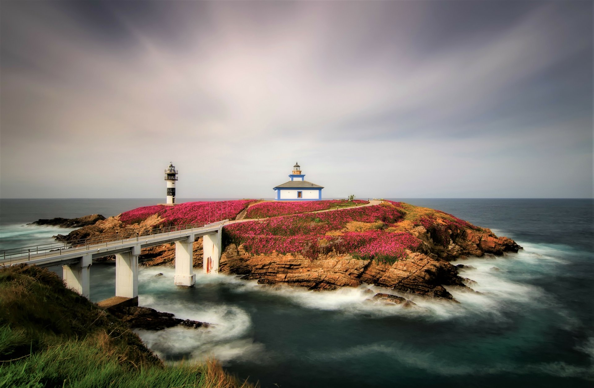 4K Ultra HD Spain Island Lighthouse & Bridge Panorama