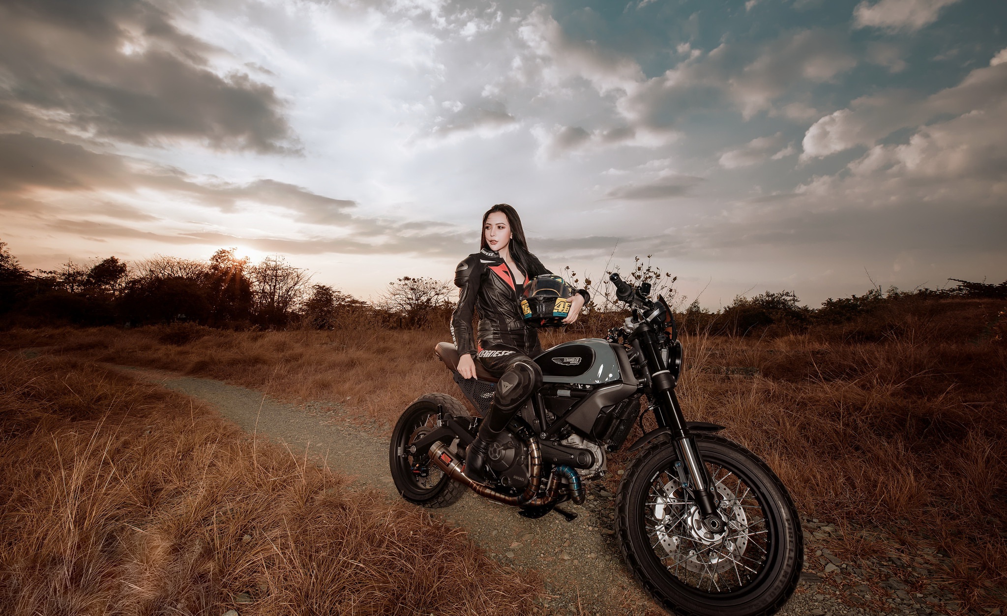 Girls & Motorcycles HD Wallpaper