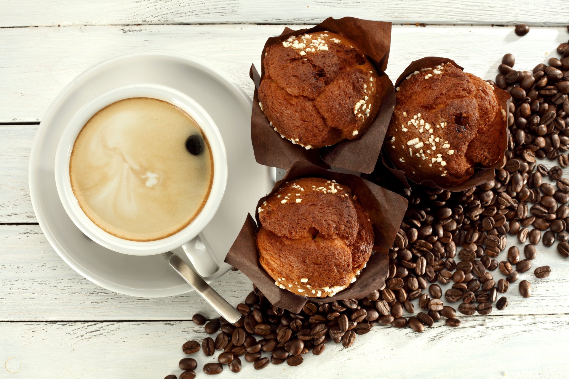 5K Ultra HD: Muffins, Coffee Cup & Beans — Still Life Breakfast ...