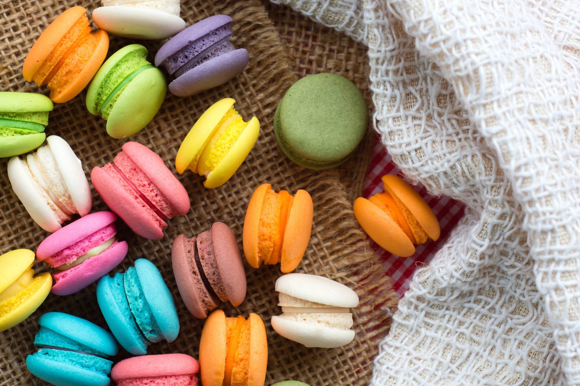 Download Sweets Food Macaron 4k Ultra HD Wallpaper