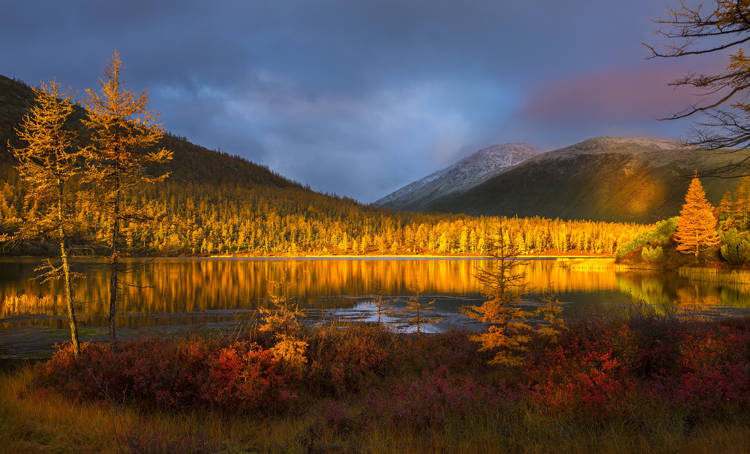Autumn Mountain Lake HD
