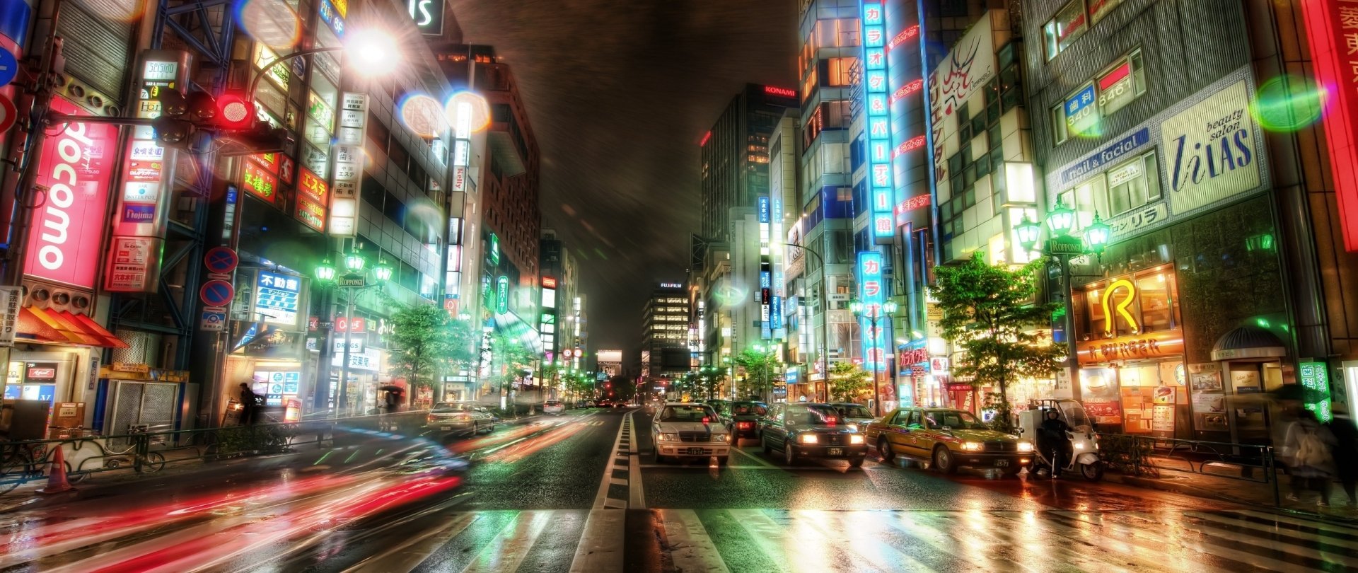 Tokyo Night Drive: Vibrant Lights of Japan’s Urban Streetscape
