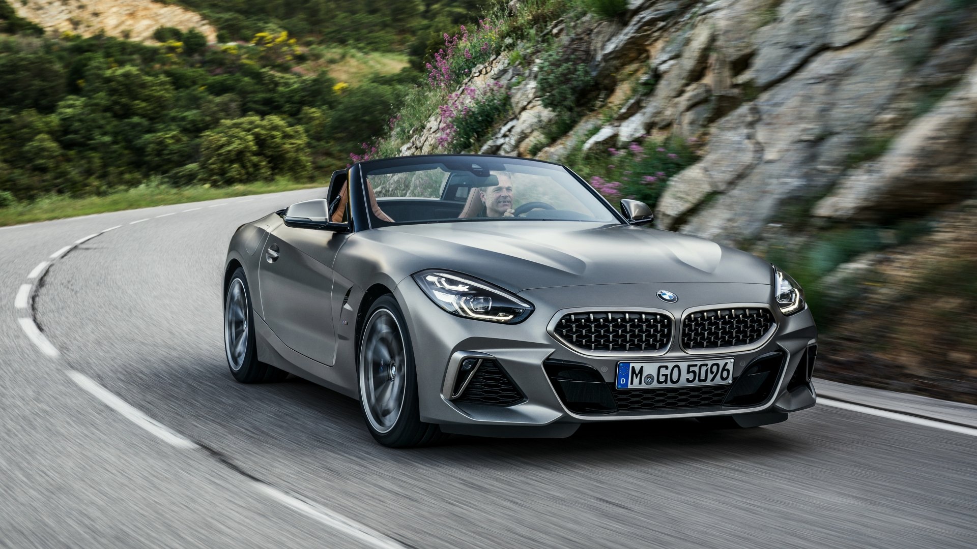 BMW Z4 Silver Speedster | 4K Ultra HD Wallpaper