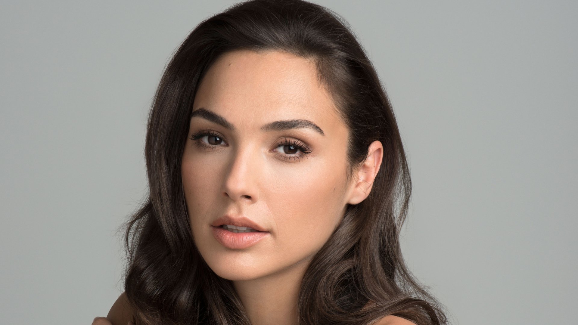 Gal Gadot Stunning Israeli Actress Model Hd Portrait